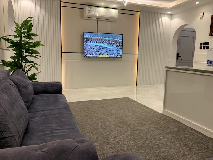 Elegant 2-bedroom Apartment With Lounge - Medina (Saudi Arabia)