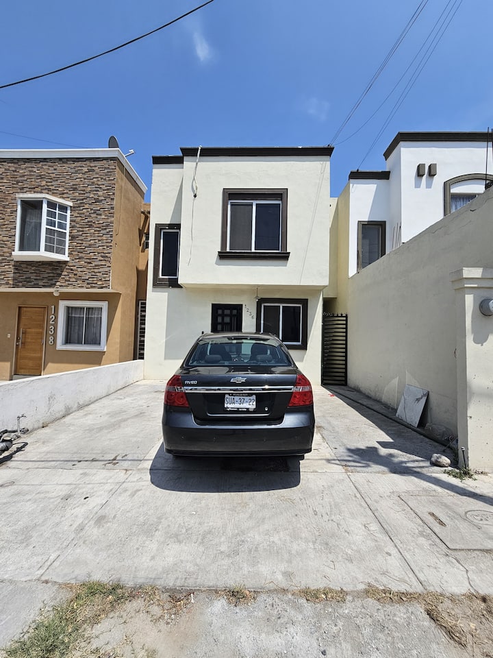 Casa Con 3 Habitaciones - Santa Catarina