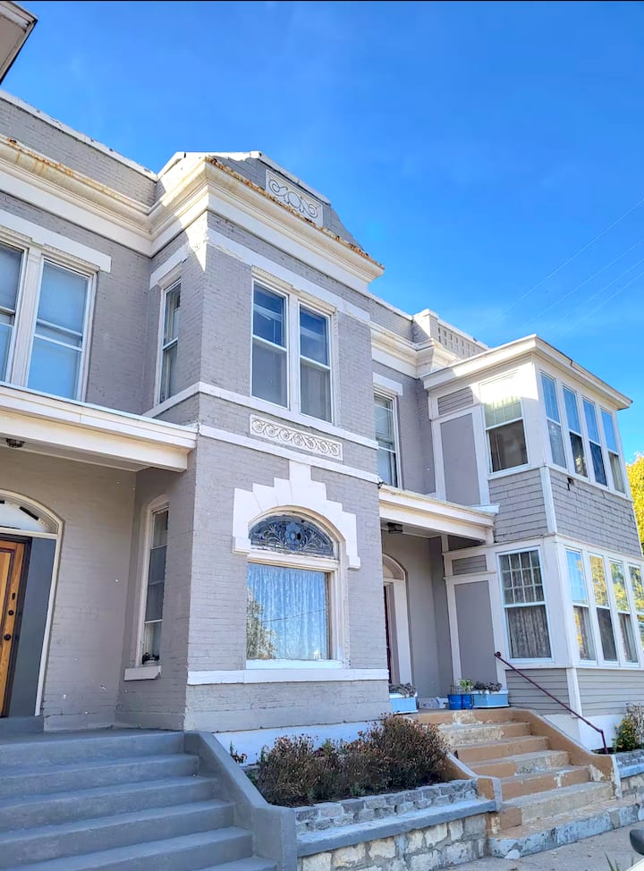 Apartment #2 In Museum Hill - Saint Joseph, MO