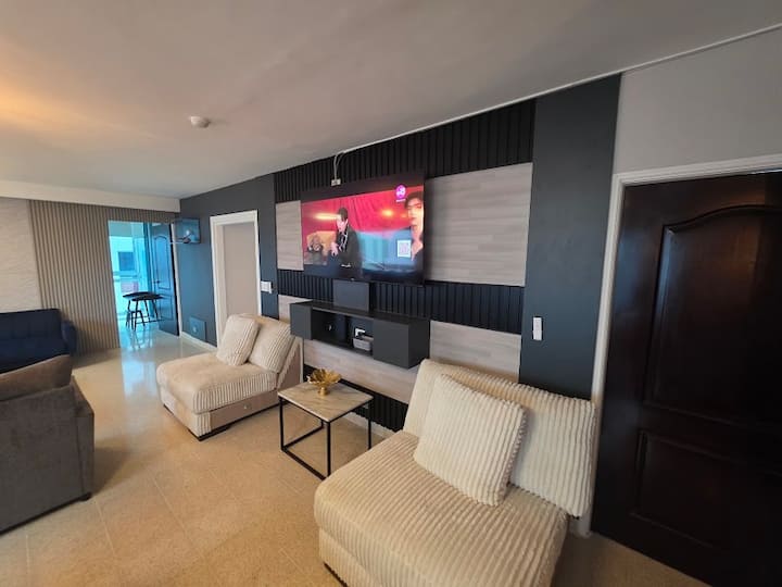 Central And Modern Apartment, Steps From The Bay. - Panama