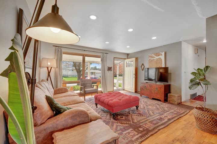 Chic Private House Near Il Campus - Urbana, IL