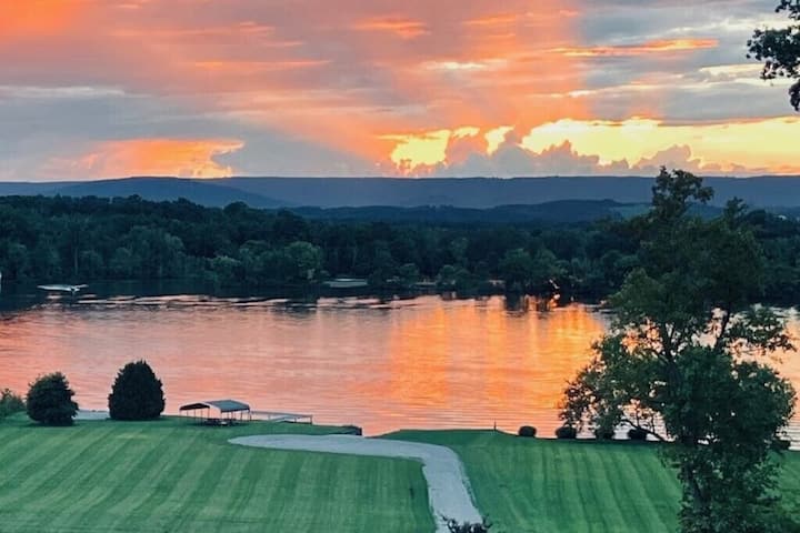 Scenic Lake House | Dock, Views, Game Room - Dayton, TN