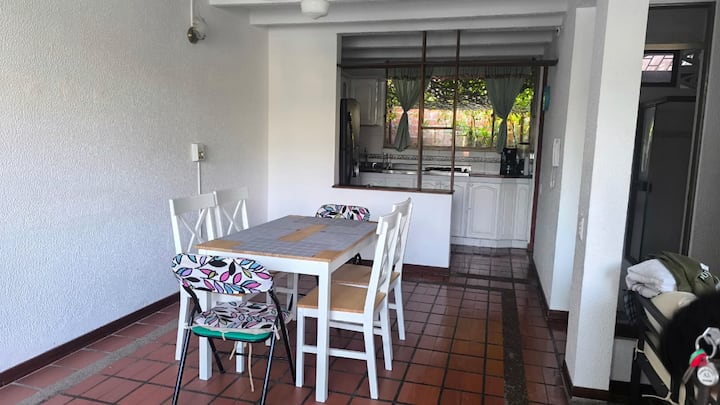 Hermosa Casa De Descanso Familiar Para 6 Personas - Girardot