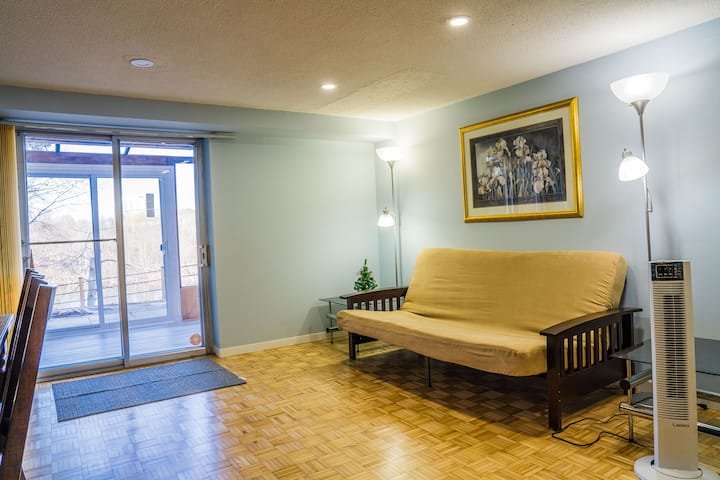 2-bedroom Lower Level Waterfront - Ottawa