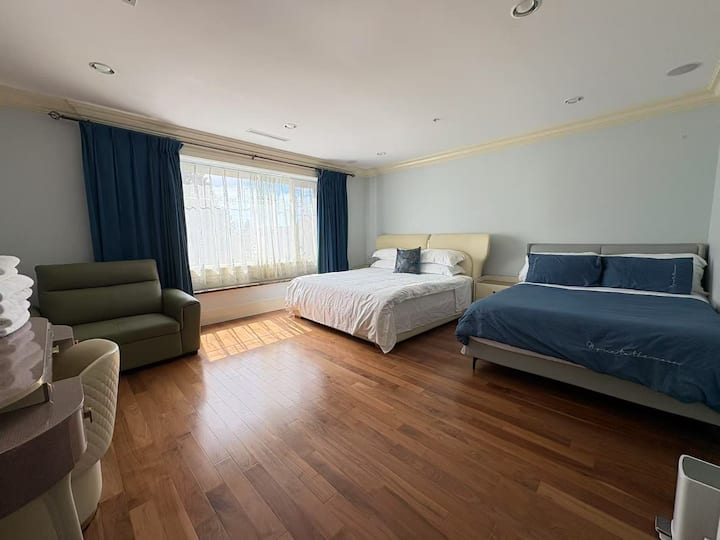 1 Executive Double Room - Vancouver