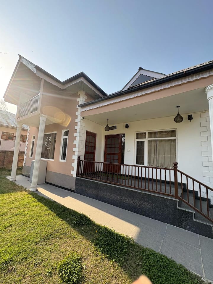 Tropical Green-home Stay - Srinagar