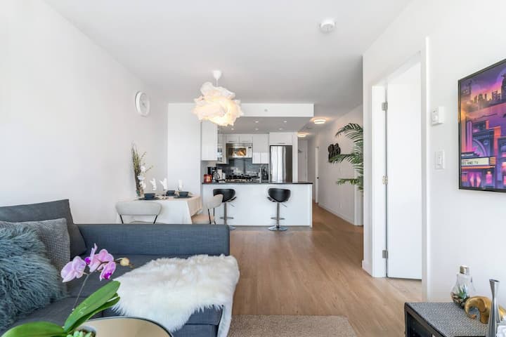 Wake Up To Ocean&mountain Views|sparkling Clean - Vancouver