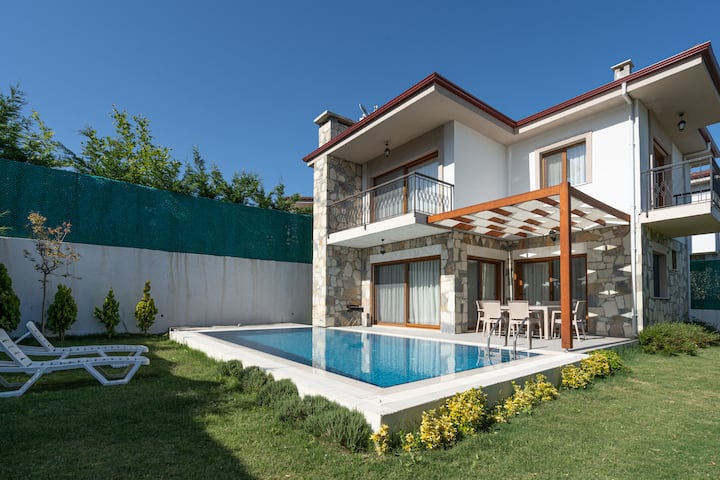 ÖZel Havuzlu Korunaklı 3 Odalı Deluxe Villa 2 - Söke