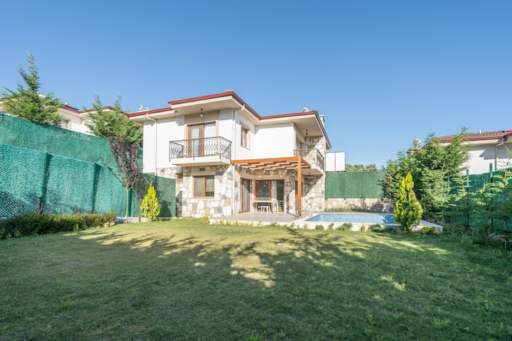 ÖZel Havuzlu Korunaklı 2 Odalı Deluxe Villa - Davutlar