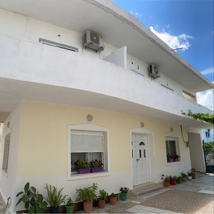 2-bedroom Apartment With Balcony - Orikum