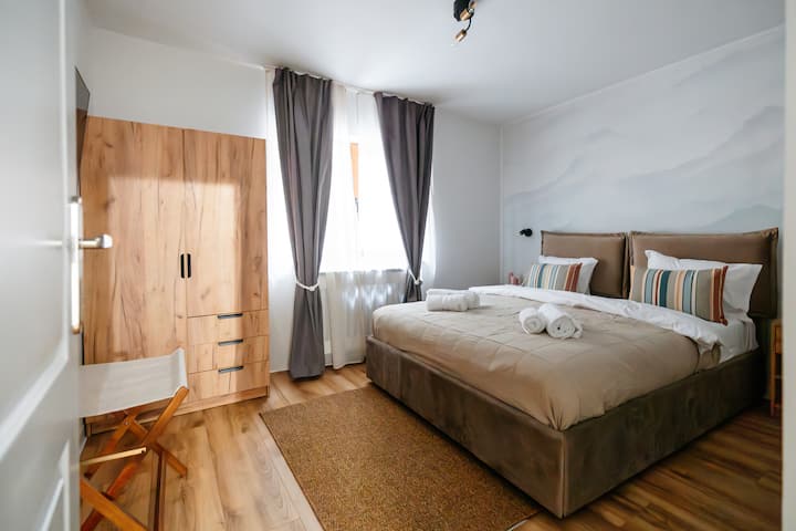 Forest Villa Apartment With Balcony & Parking - Sinaia