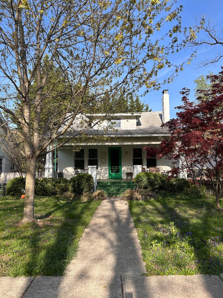 2 Bed Md Suburban House - Silver Spring, MD