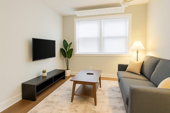 Cozy King Bed Getaway In Lakeview East! - Loyola - Chicago