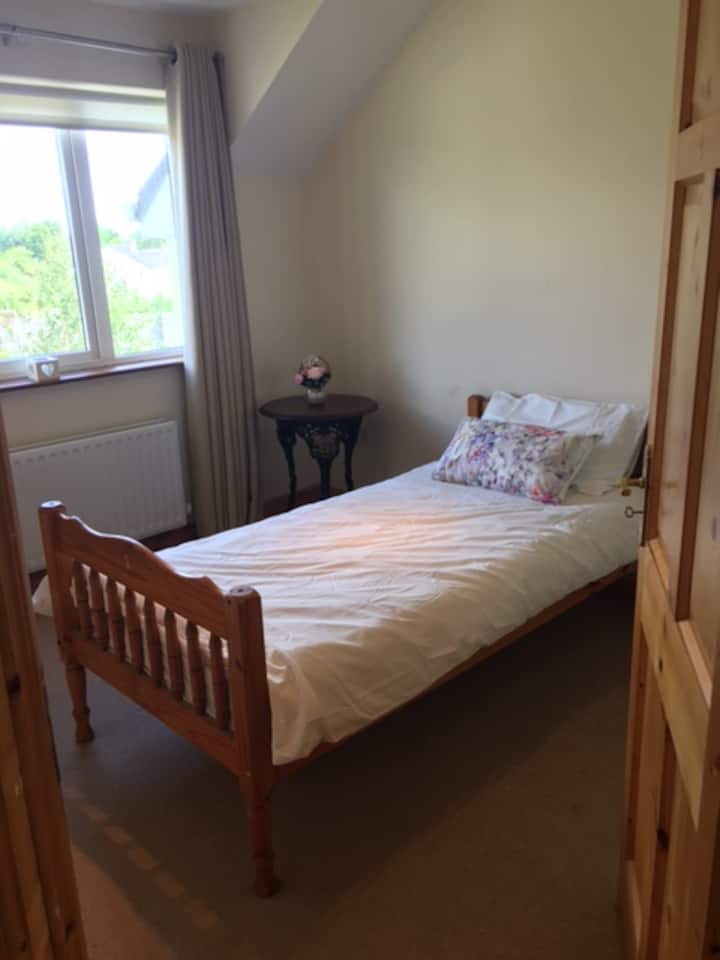 Spacious Room, 2 Single Beds, 5 Minutes From Ennis - Ennis