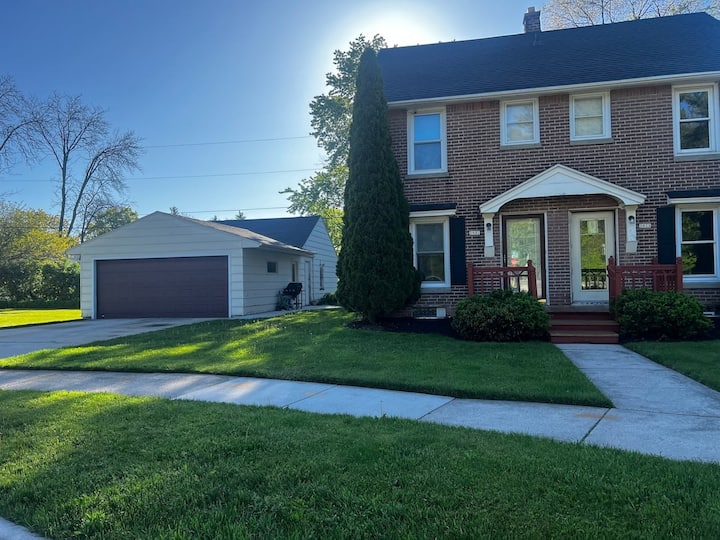 533) Home + Community Playground + Park Access - Sheboygan, WI