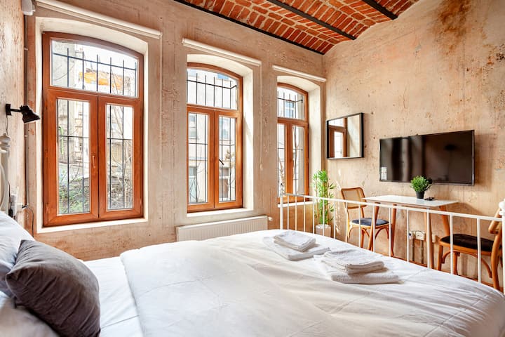 A Restored Historic Nice Apt. - İstanbul