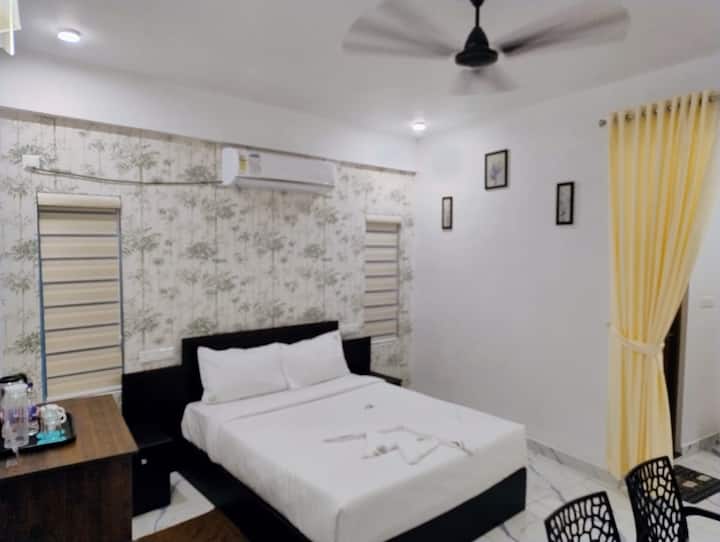 Dlx Dbl Room A/c With Balcony By Gulmohar Varkala - Varkala