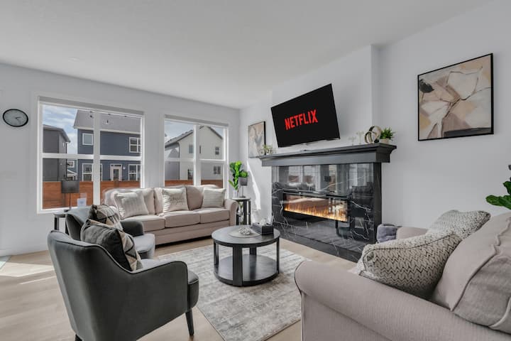 Luxury House In Seton Se (Ac/garage/bbq/2 Kitchen) - Calgary