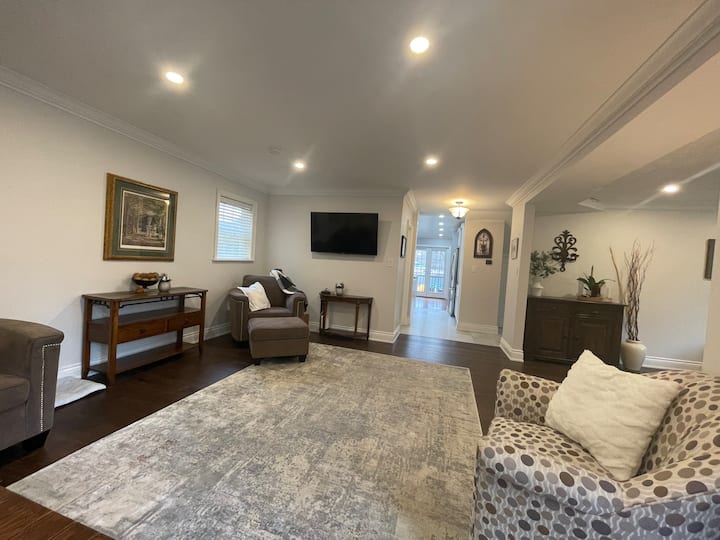 Close To Tpc Toronto, Alton Mill & Millcroft Inn - Orangeville
