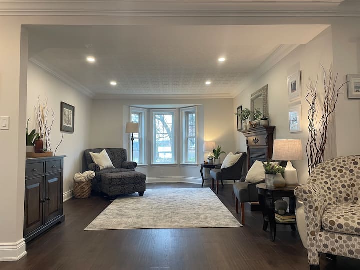 Close To Tpc Toronto, Alton Mill & Millcroft Inn - Orangeville