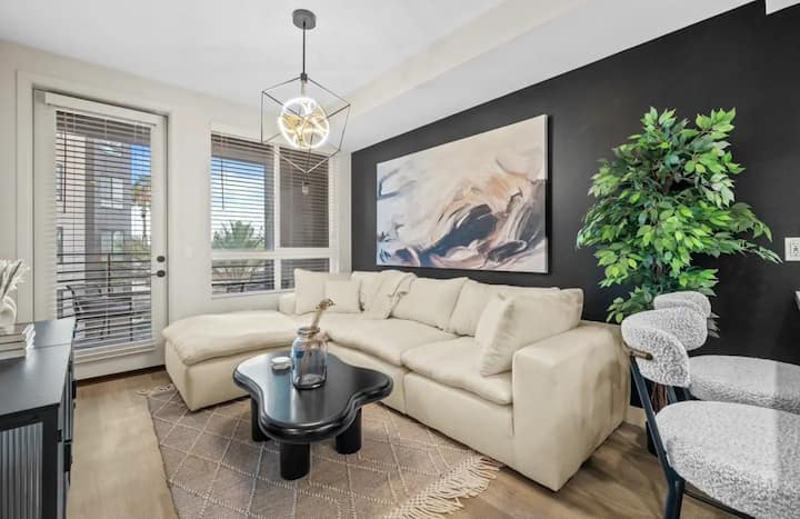 Modern 1br Near Irvine | 30+ Day Stay - Santa Ana, CA