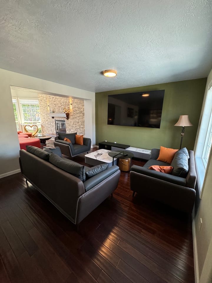 Lux #I #Modern Vacation Home - Albany, OR