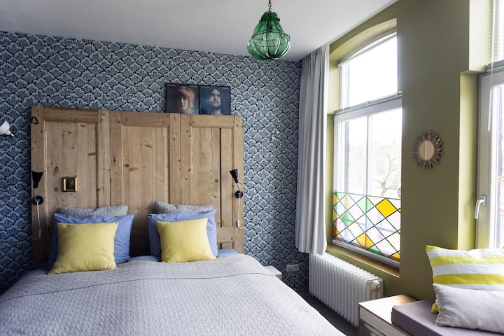 Room With Canal View In Windmill Area + Free Bikes - Amsterdam