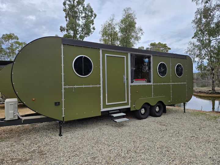 Retro Caravan, No Bathroom (Hv8) - Stawell