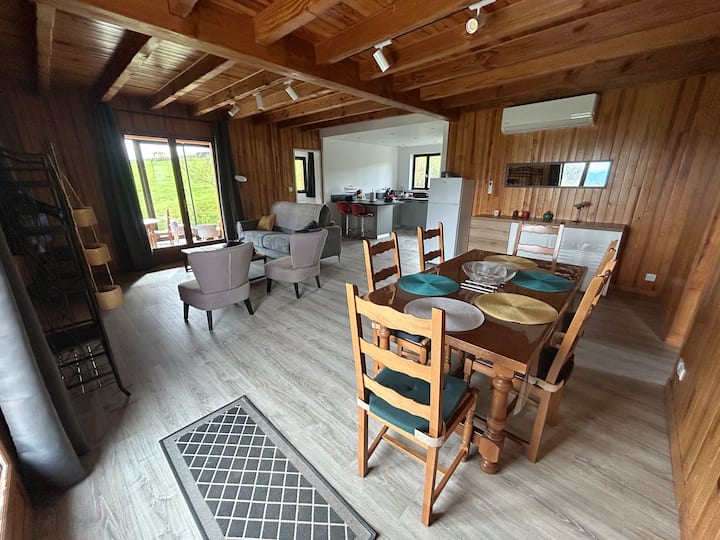 Chalet Spacieux - Bort-les-Orgues
