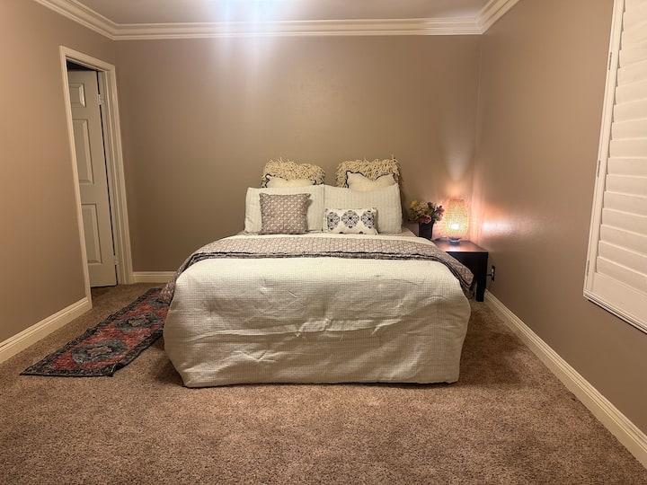 Peaceful Place To Stay - Santa Clarita, CA