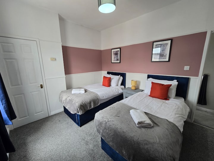 Comfortable 2br | 3 Beds, 1 Bath | Sleeps 4 - 泰恩河畔紐卡素