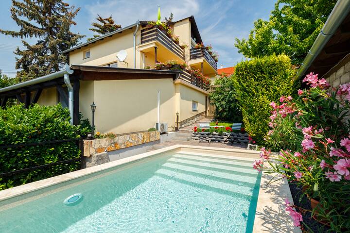 Casa Montana | Lakeview Capri Apartment - Hungría