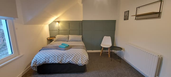 Central 4 Bed Townhouse - Solitude