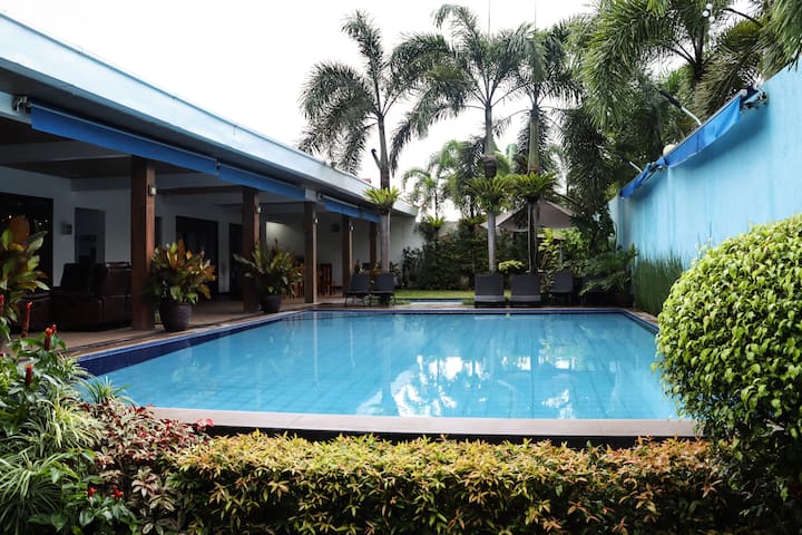 Boss Private Pool Guesthouse 1. Hotspring. - San Pablo City