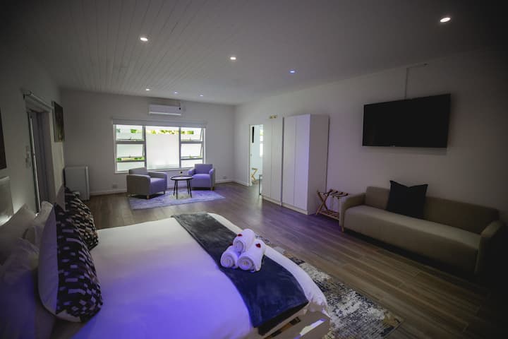 Thelab Blue-superior Family Room - Franschhoek
