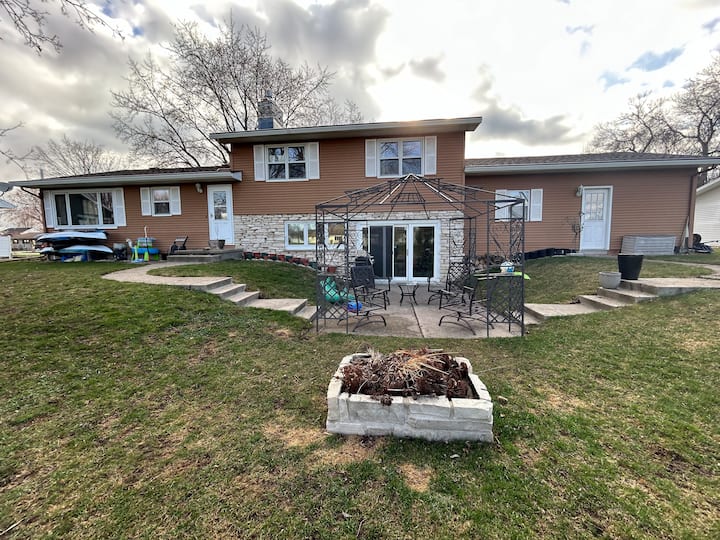 Waterfront Home Near Eaa - Oshkosh, WI