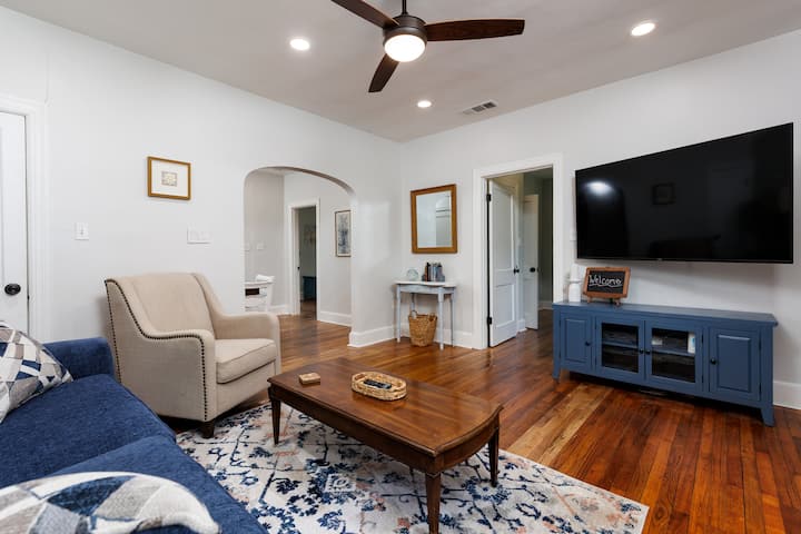 Charming & Cozy, Southern Arches Midtown Duplex Ii - Mobile, AL