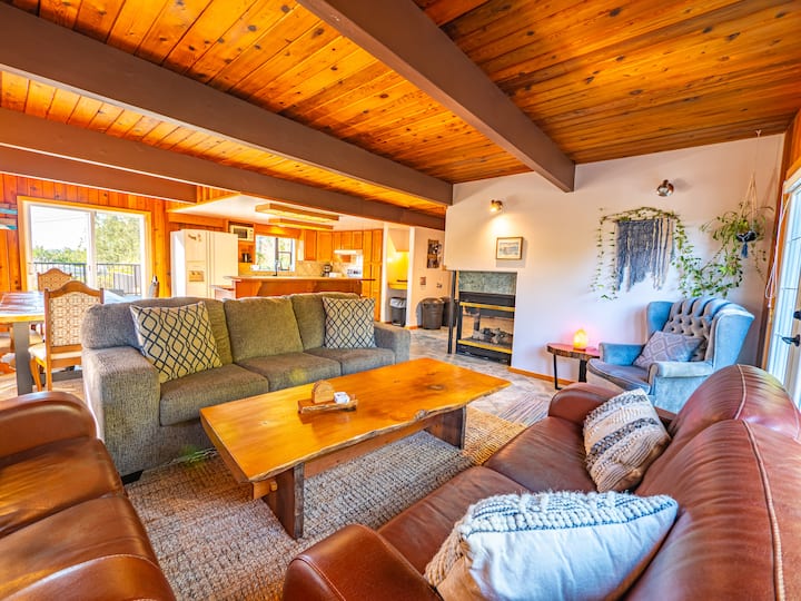 Ocean Friendly Amenities & Hot Tub - Ucluelet