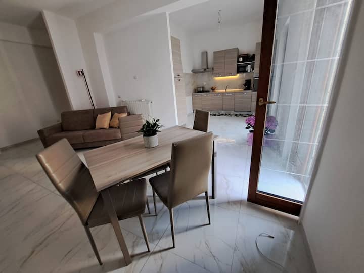 Intero Appartamento In Affitto - Procida