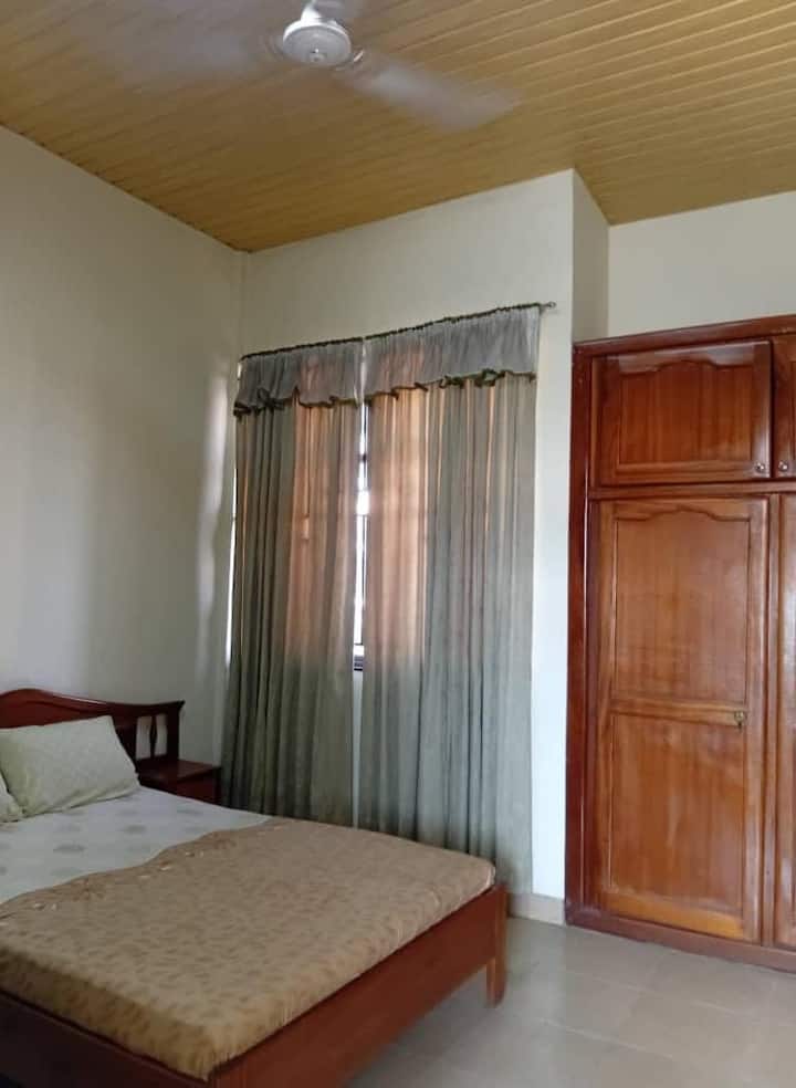 Single Room - Stadium Airbnb Kumasi - Kumasi
