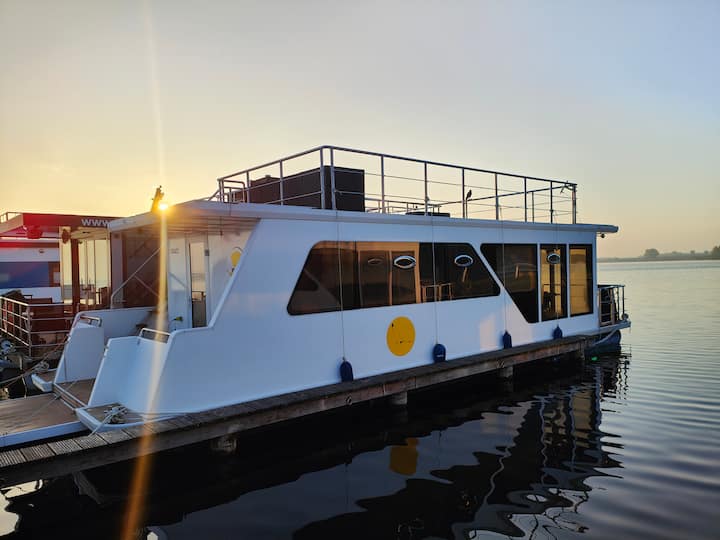 Floating Home An Der Müritz - Waren (Müritz)