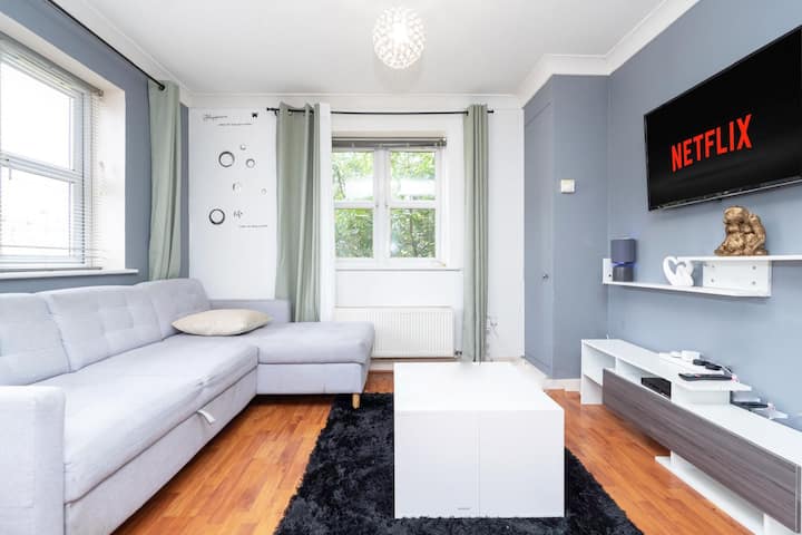 Crew Digs | 2bed 2bath + Parking - Aéroport de Southampton (SOU)