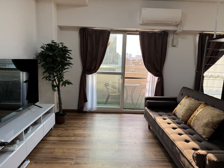 位於大阪市中心 徒步可抵達心齋橋 黑門市場 道頓堀 交通便利／60.4m²的寬闊空間2房1廳全新裝潢 - Osaka