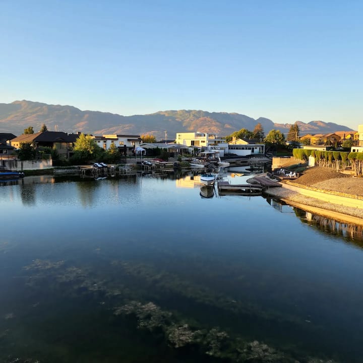 Lakeside Luxury - Kelowna
