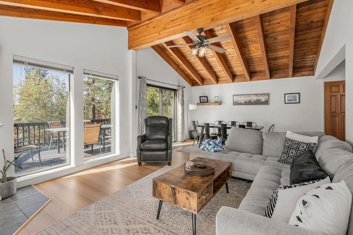 Tahoe 4br Getaway | Near Kings Beach | Sleeps 9 - Incline Village