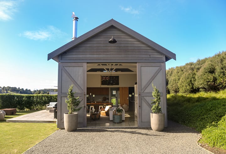 The Boat House - Rustic Luxury - Warkworth