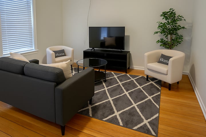 Fully Set Up 3br W/ Big Kitchen - Roscoe Village - Chicago