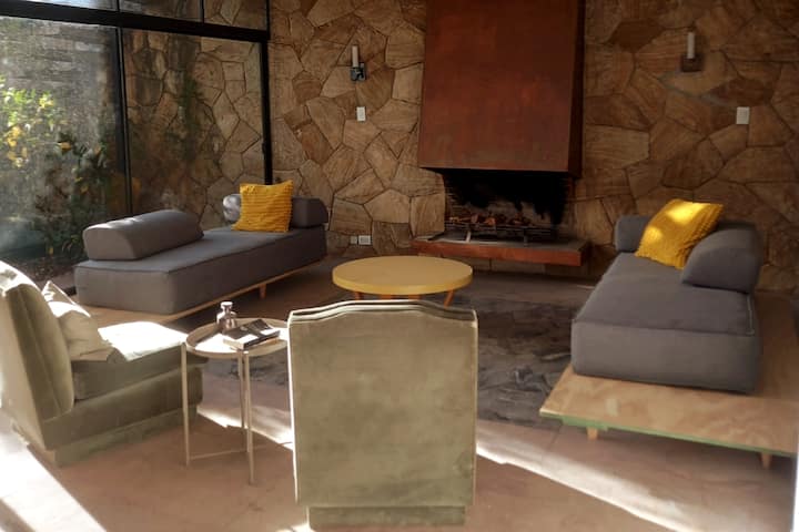 Iconic Casa Modernismo Mendocino - Mendoza