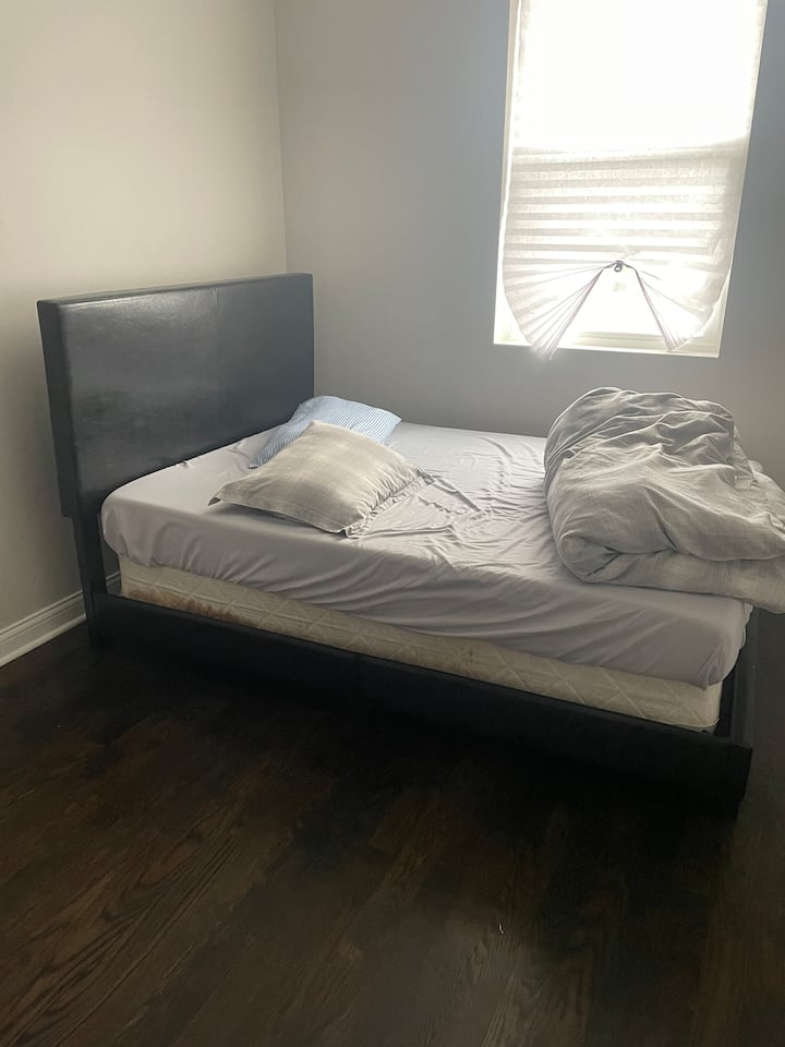 Paul's Room - Chicago, IL