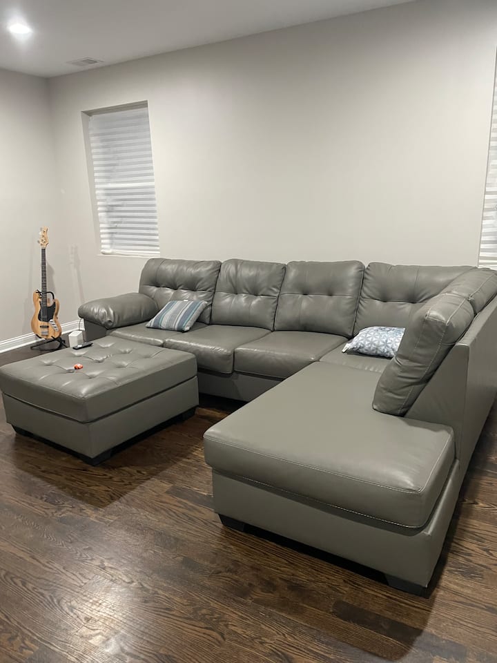 Paul's Room - Brookfield, IL